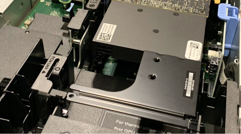 VMA-AIA-CGx-xx GPU does not have the necessary power cables connected